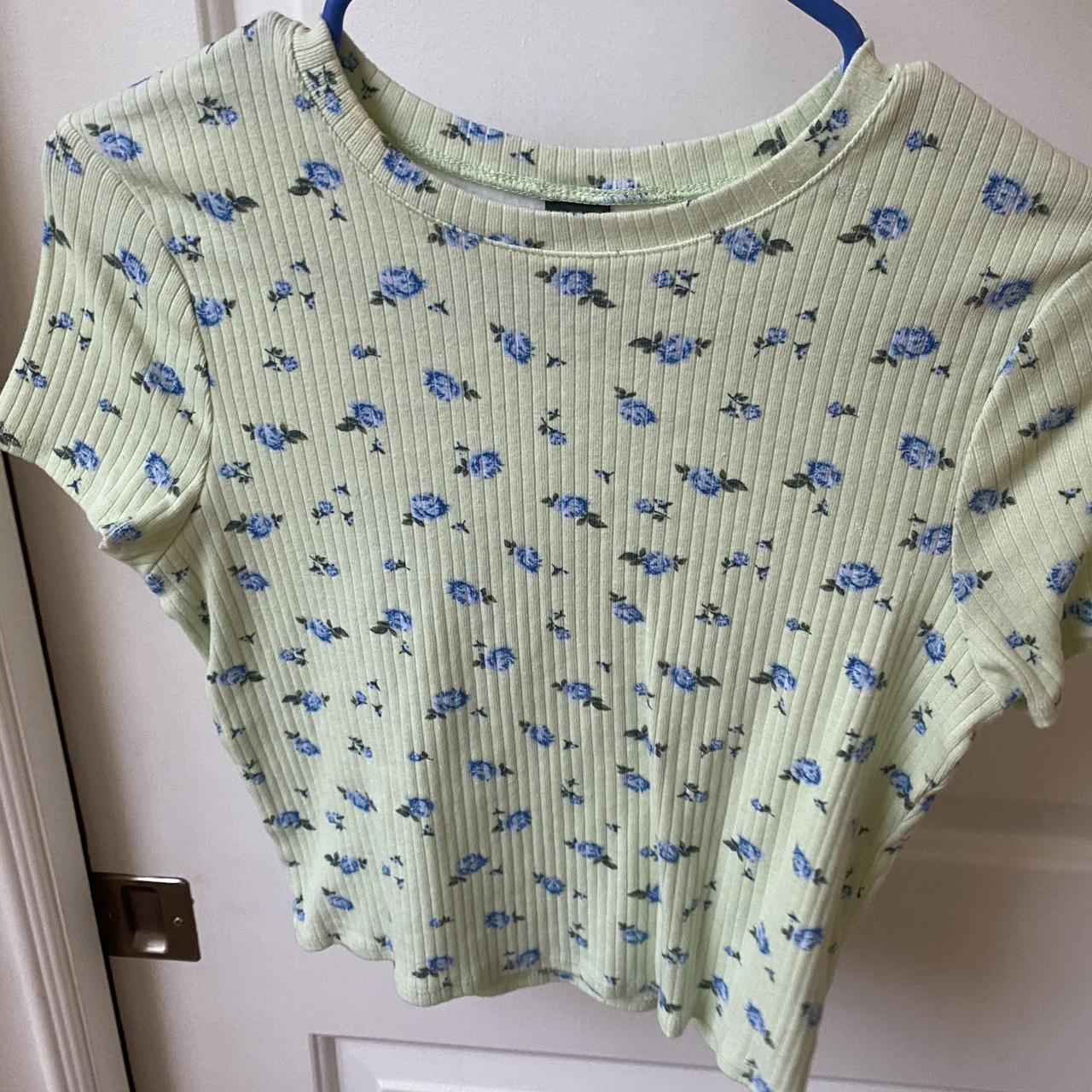 light lime green flower wild fable target crop top... - Depop