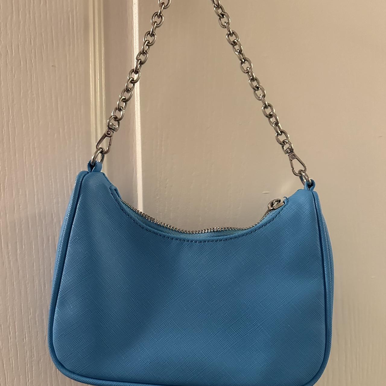 Blue mini bag #bluebag #blue #smallpurse #forever21 - Depop