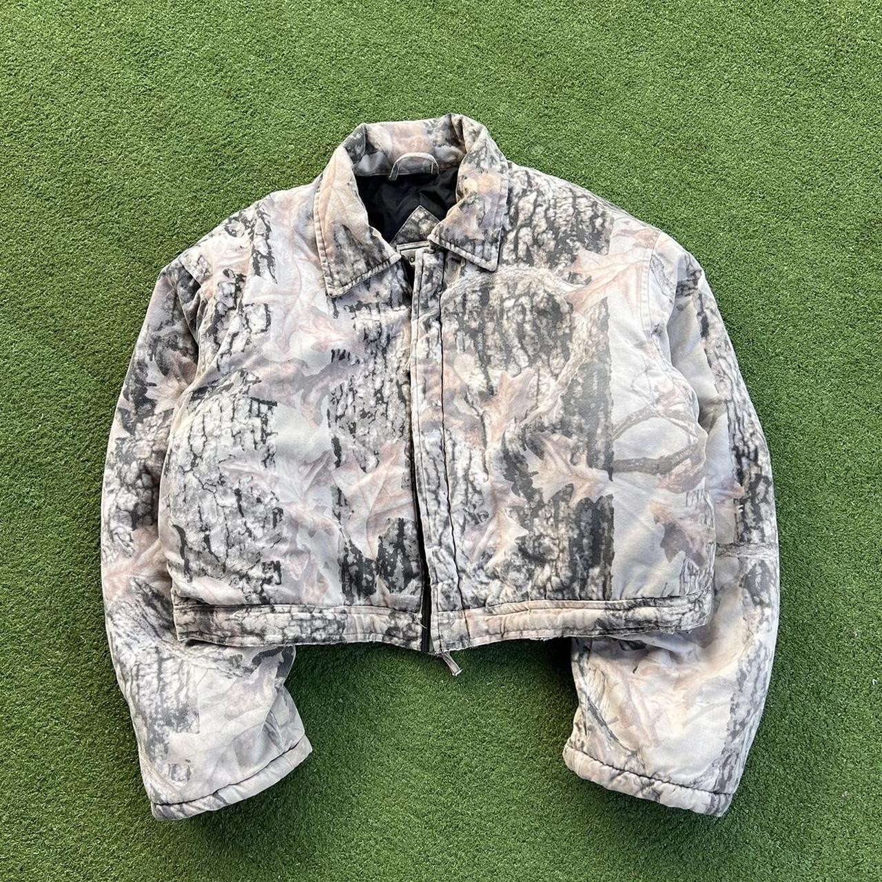 vintage cropped camo jacket! size xl, (28’ by... - Depop