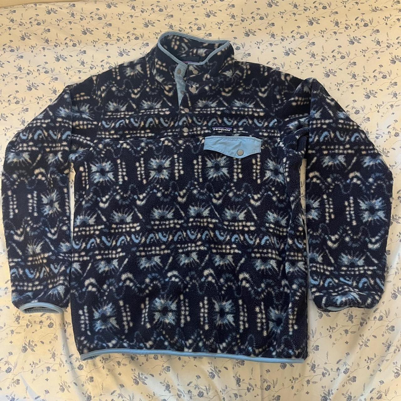 blue patterned patagonia fleece synchilla... - Depop