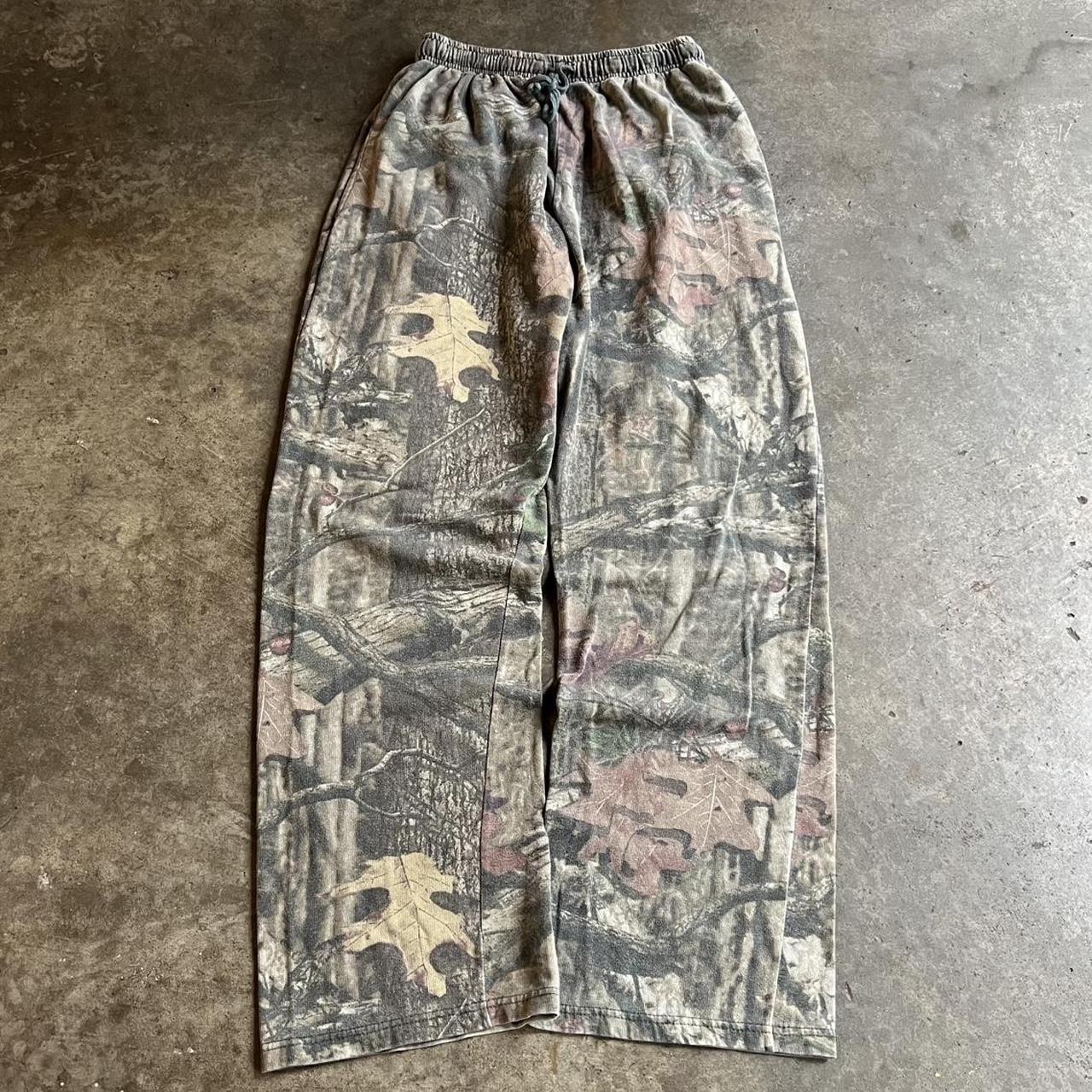Vintage Realtree Camo sweatpants Large 00s real tree... | Depop