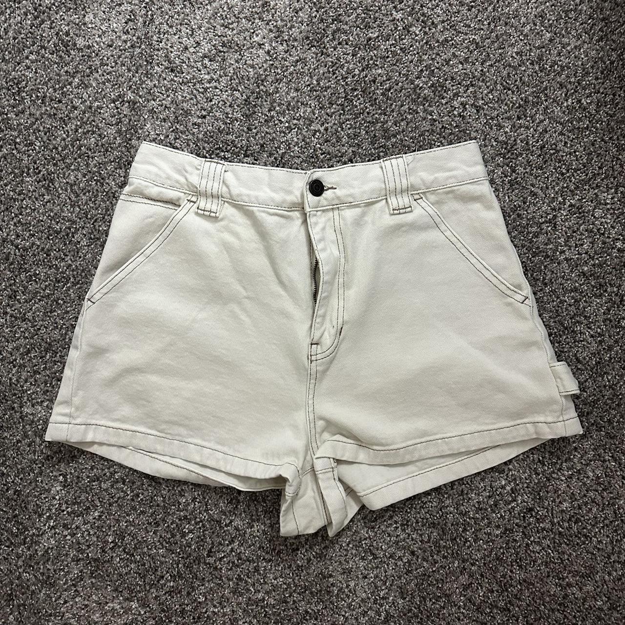 PacSun Women's Cream Shorts | Depop