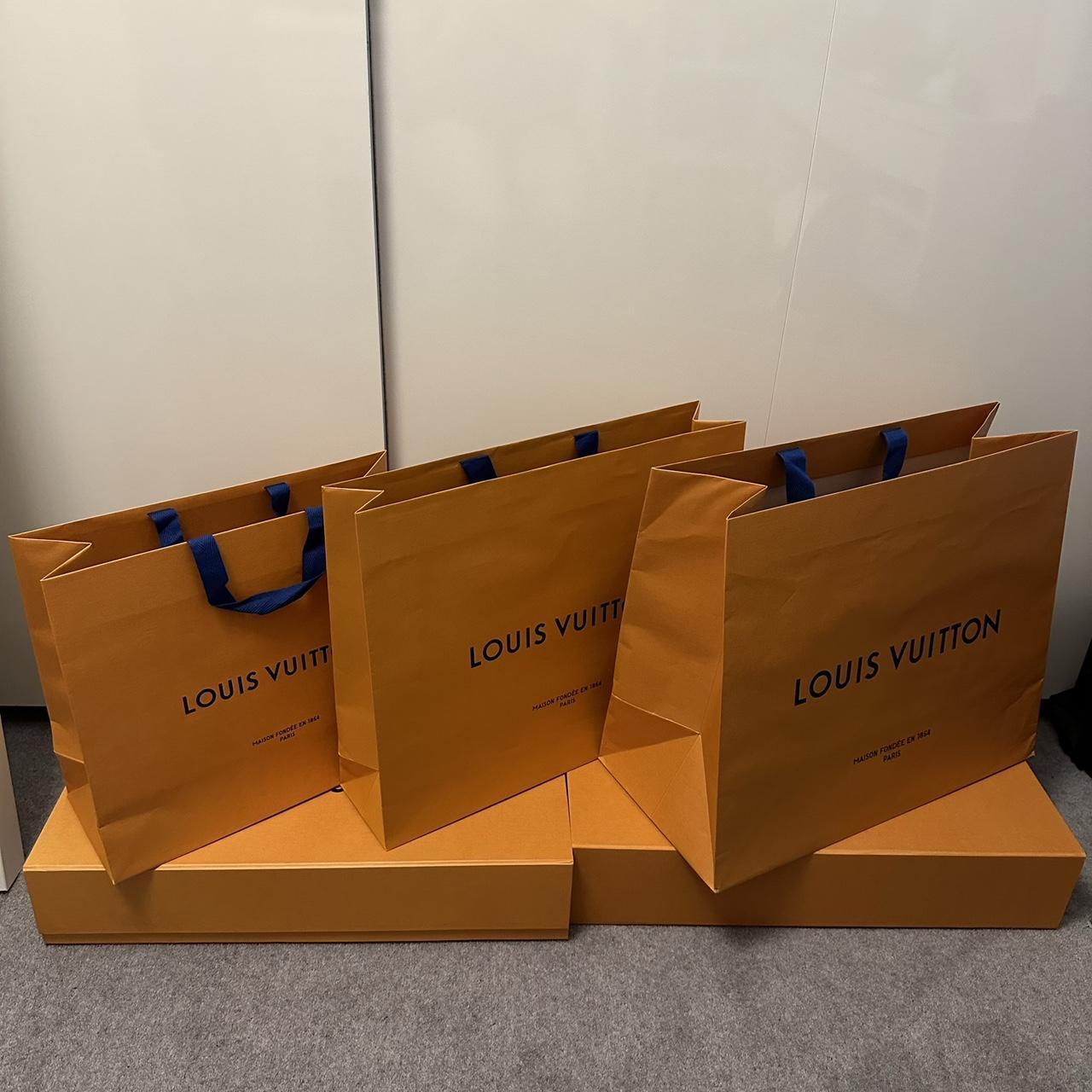 3 size LV gift paper bag, 1 size each £15 - Depop