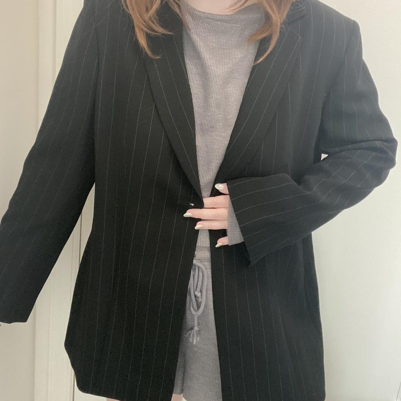Kasper Petite Pinstripe Blazer Size 16P, fits like... - Depop