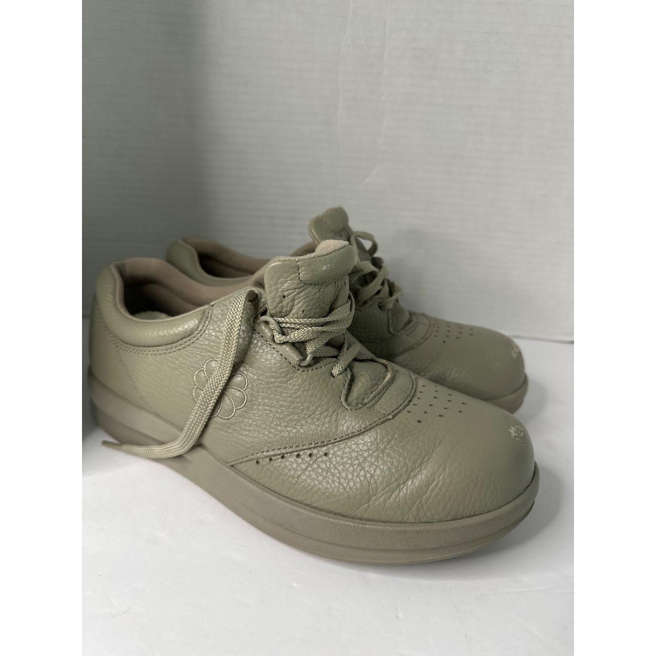 P.W. Minor Comfort Women's Walking Shoes Sz 8 khaki... | Depop