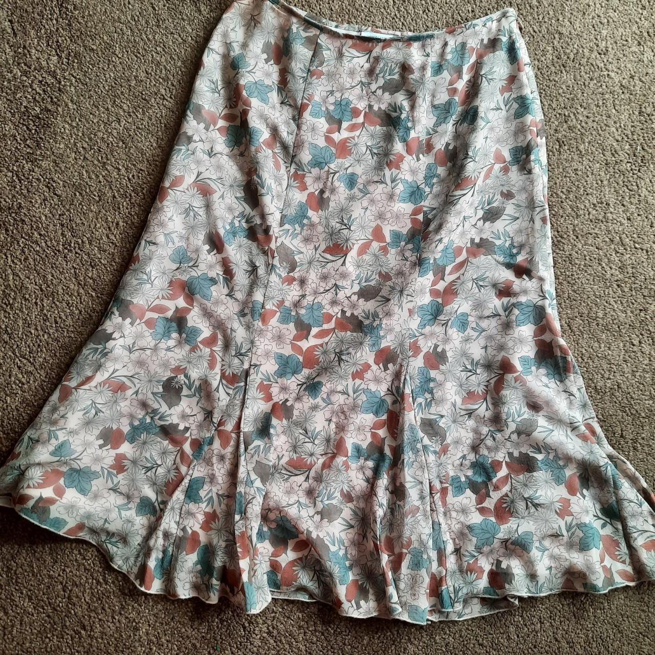 A BEAUTIFUL COUNTRY CASUALS 100% SILK CHIFFON PALE... - Depop