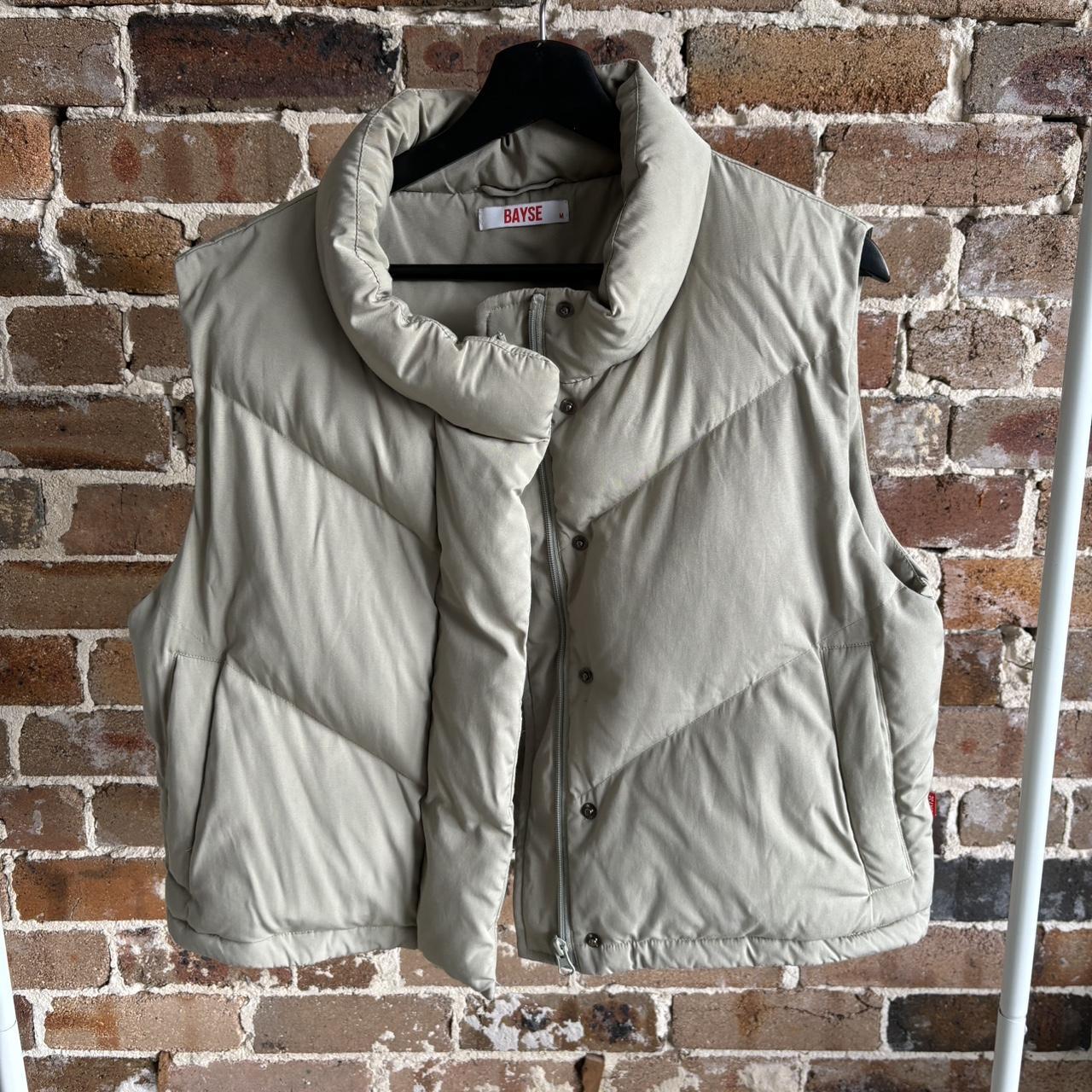 Bayse khaki puffer vest. Super warm!! | Depop