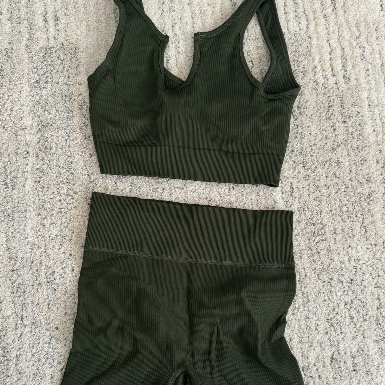 Small green workout set shorts and sports bra - Depop