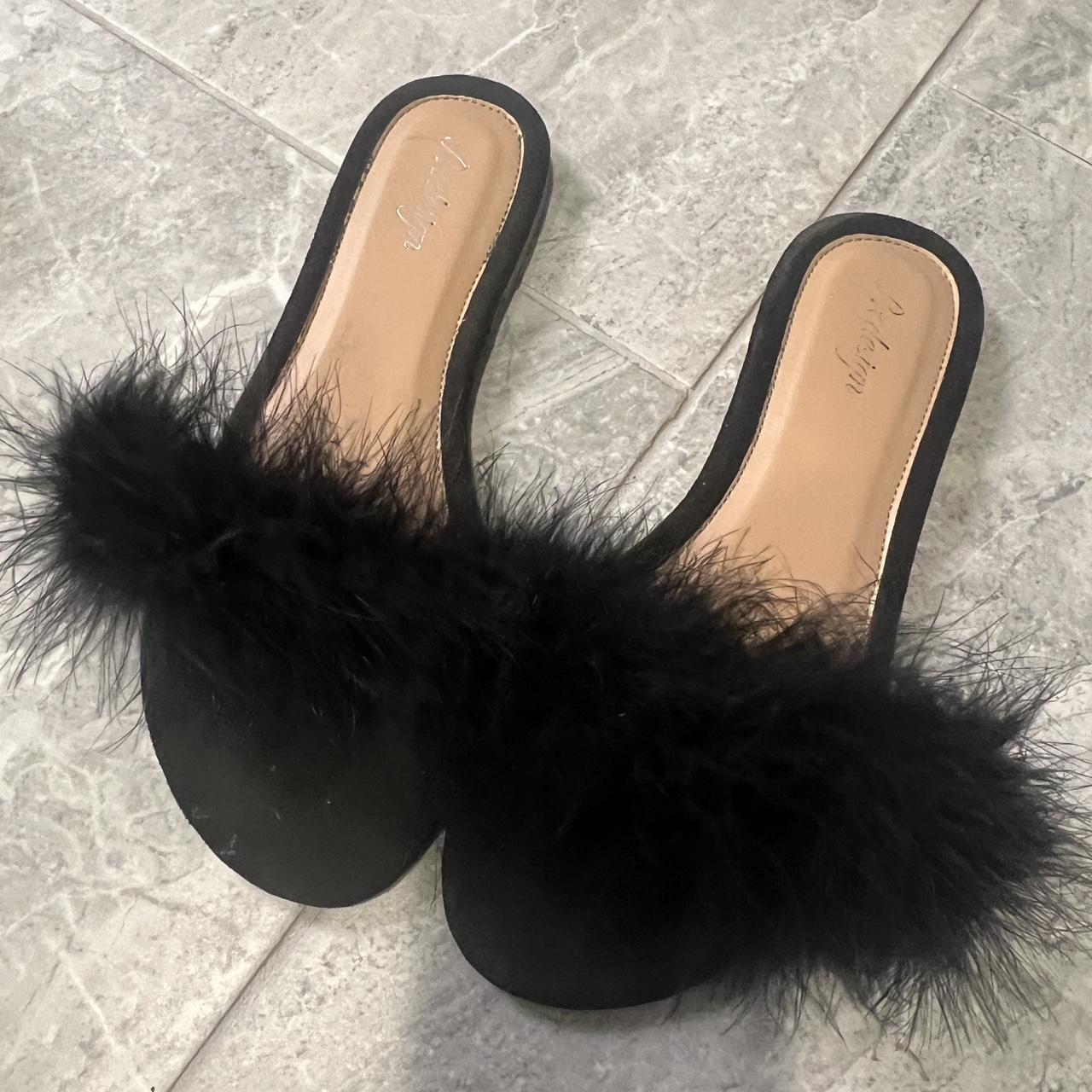 Black feather slippers with a touch of glamour... | Depop