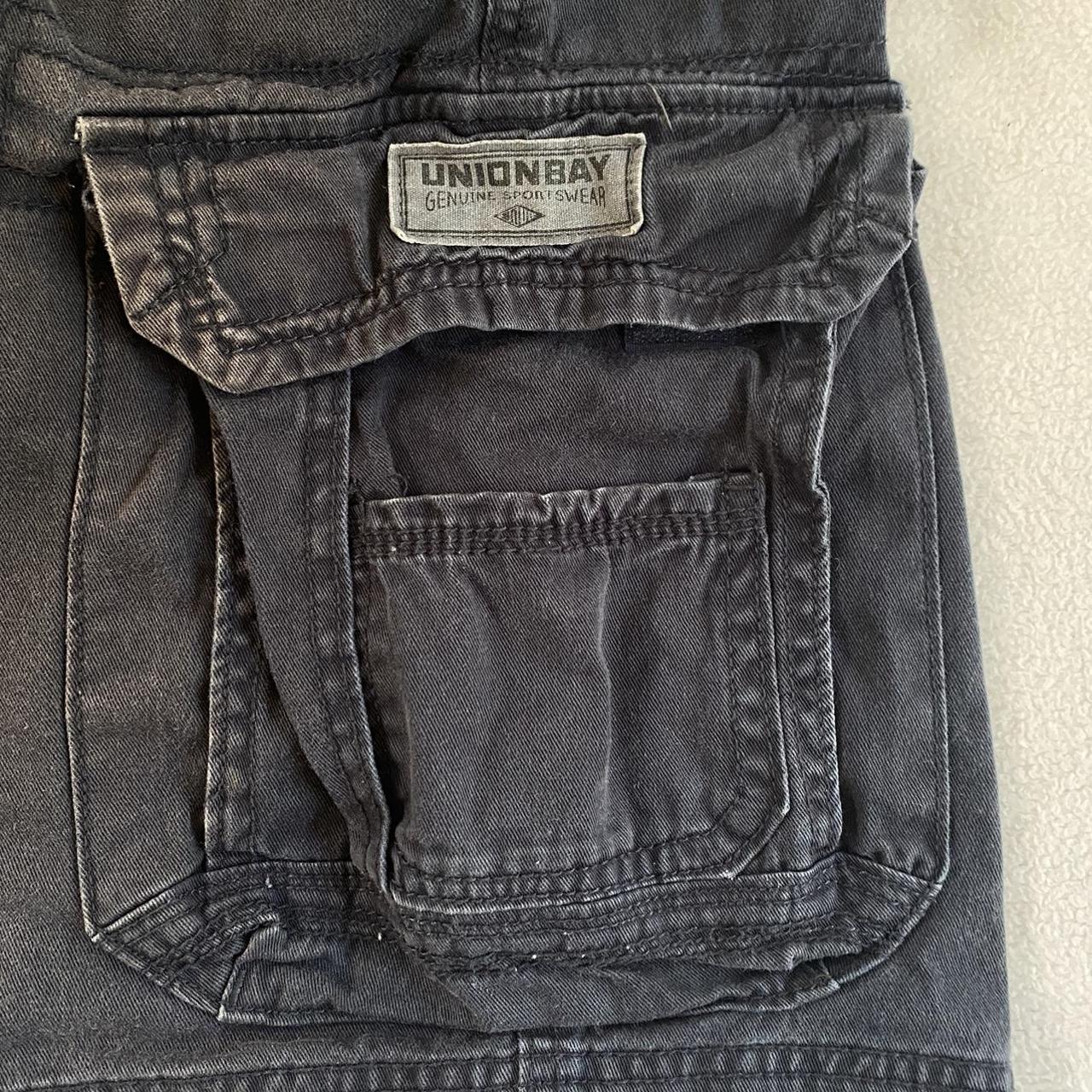 stunning union bay navy cargo shorts! used but in... - Depop