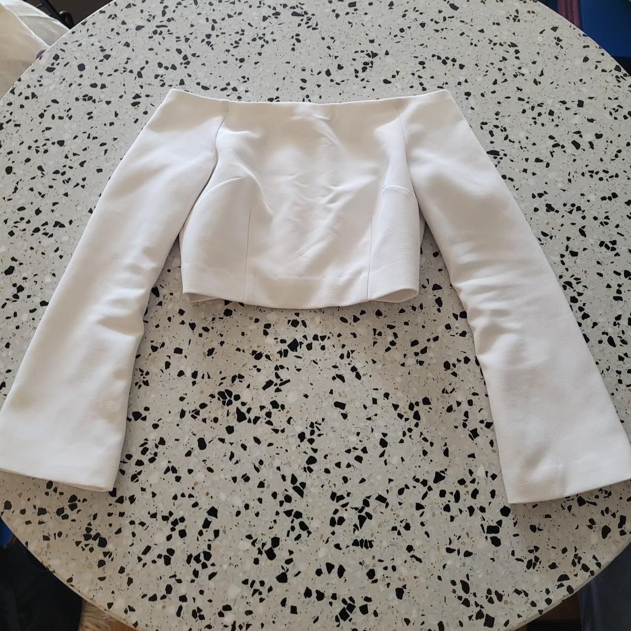 XS white off the shoulder structured crop top with... - Depop