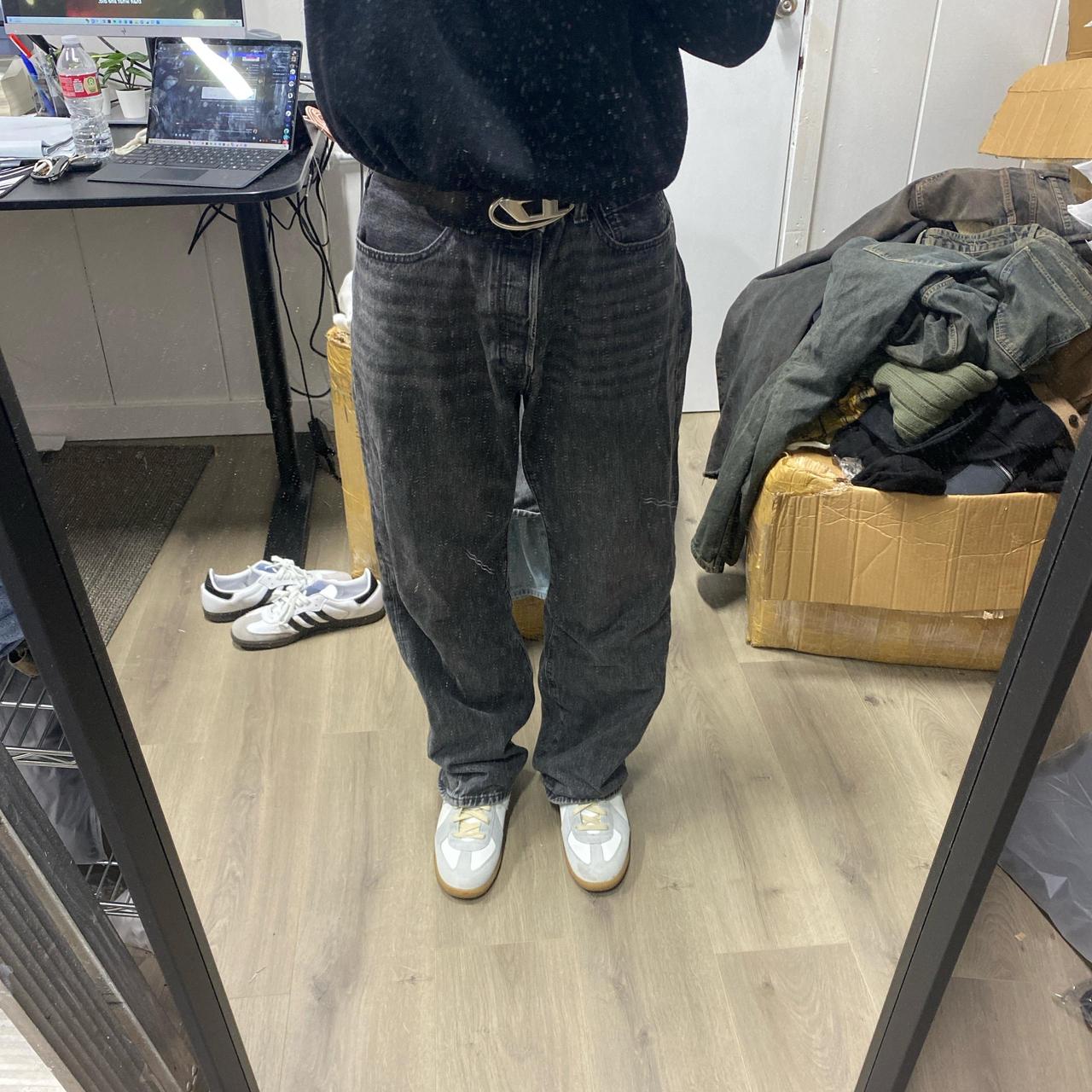 Gap 90’s loose jeans Size 32x32 I am 5’9 for reference - Depop