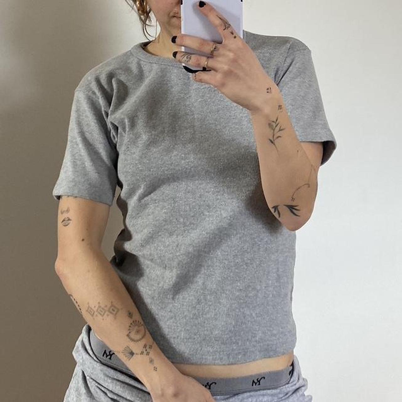 Thick grey basic tee - Depop