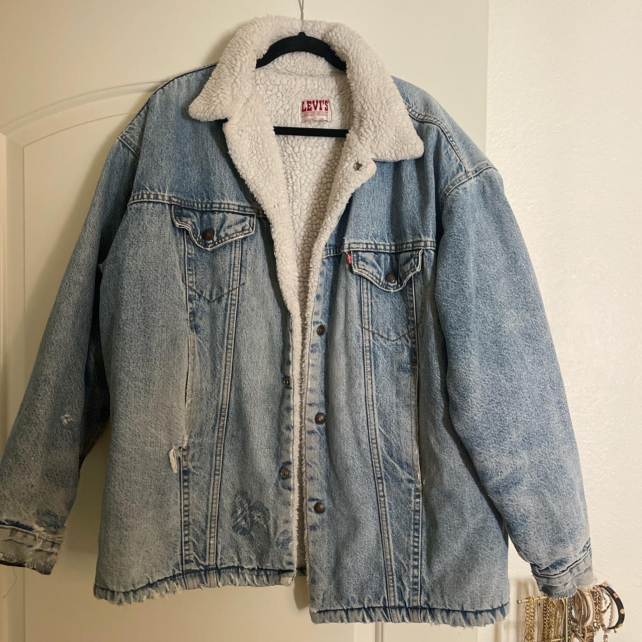 LEVIS Oversized Denim Jacket with Fur Size XL - Depop