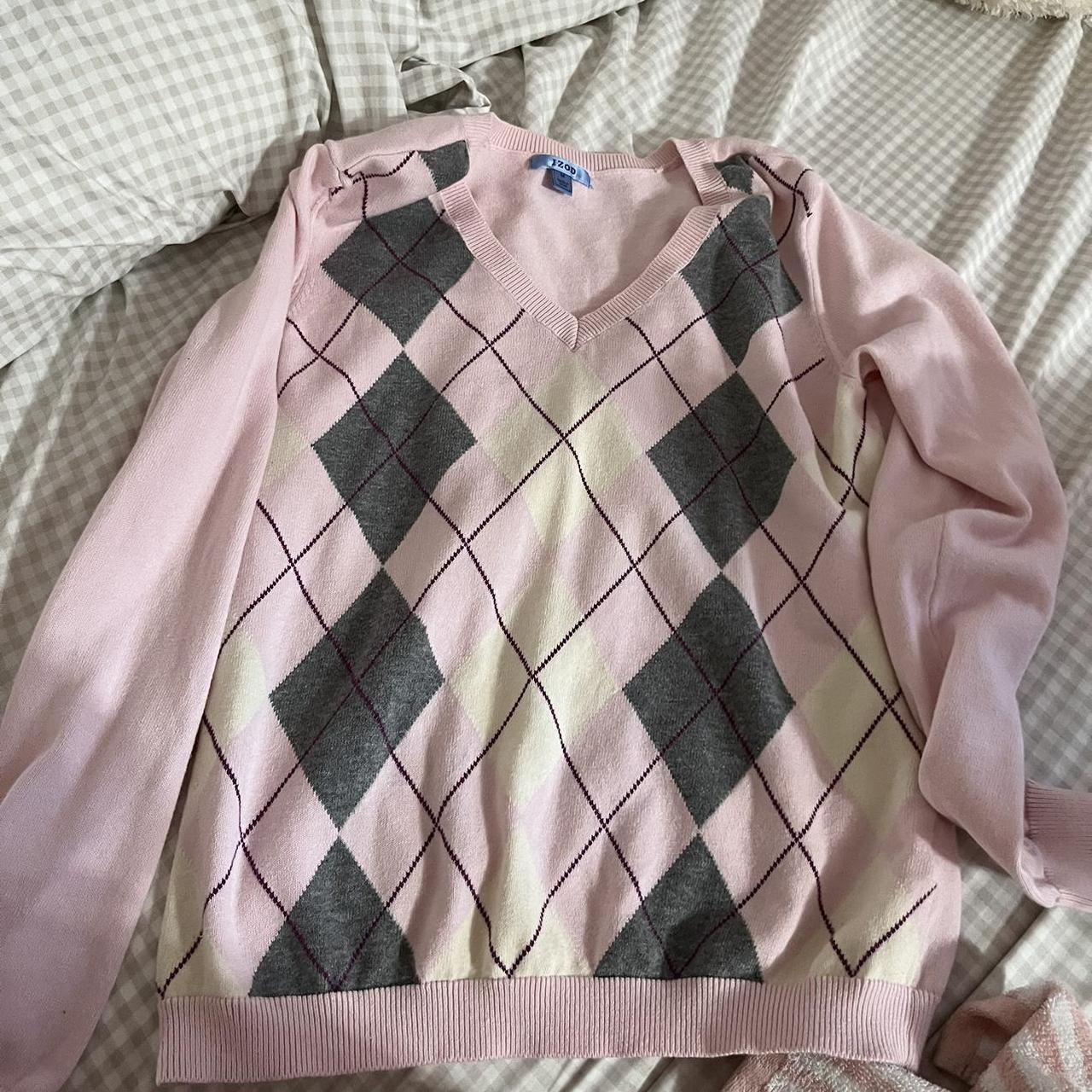 pink argyle sweater ~ size m ~ from izod ~ stain on... - Depop