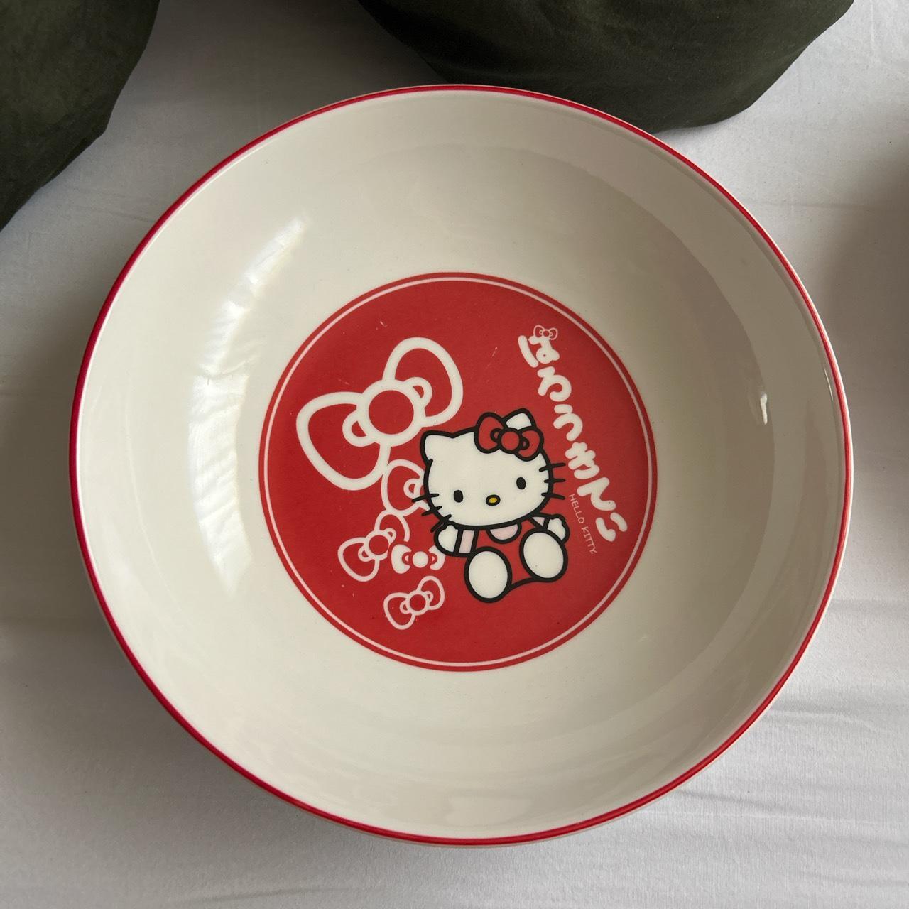 ️Hello Kitty Plate Bowls ️ I have two of these!... - Depop