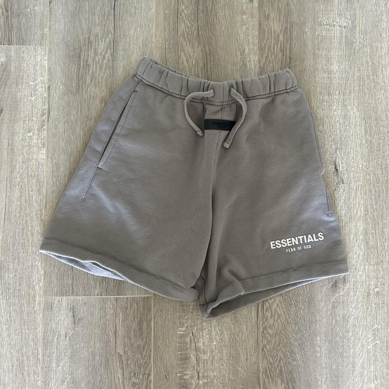 Essentials Shorts Kids XL Taupe - Depop