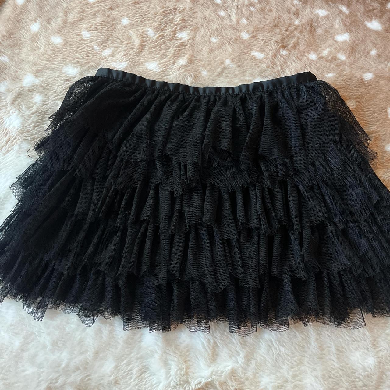 forever 21 ruffle skirt 🐈‍⬛🖤 * size s * super cute... | Depop