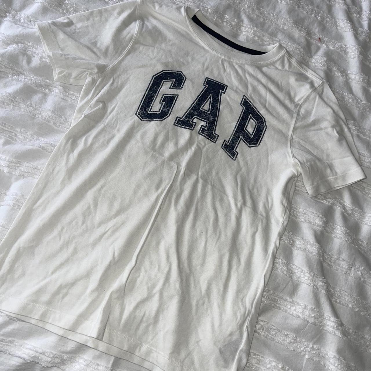 Gap White T-shirt | Depop