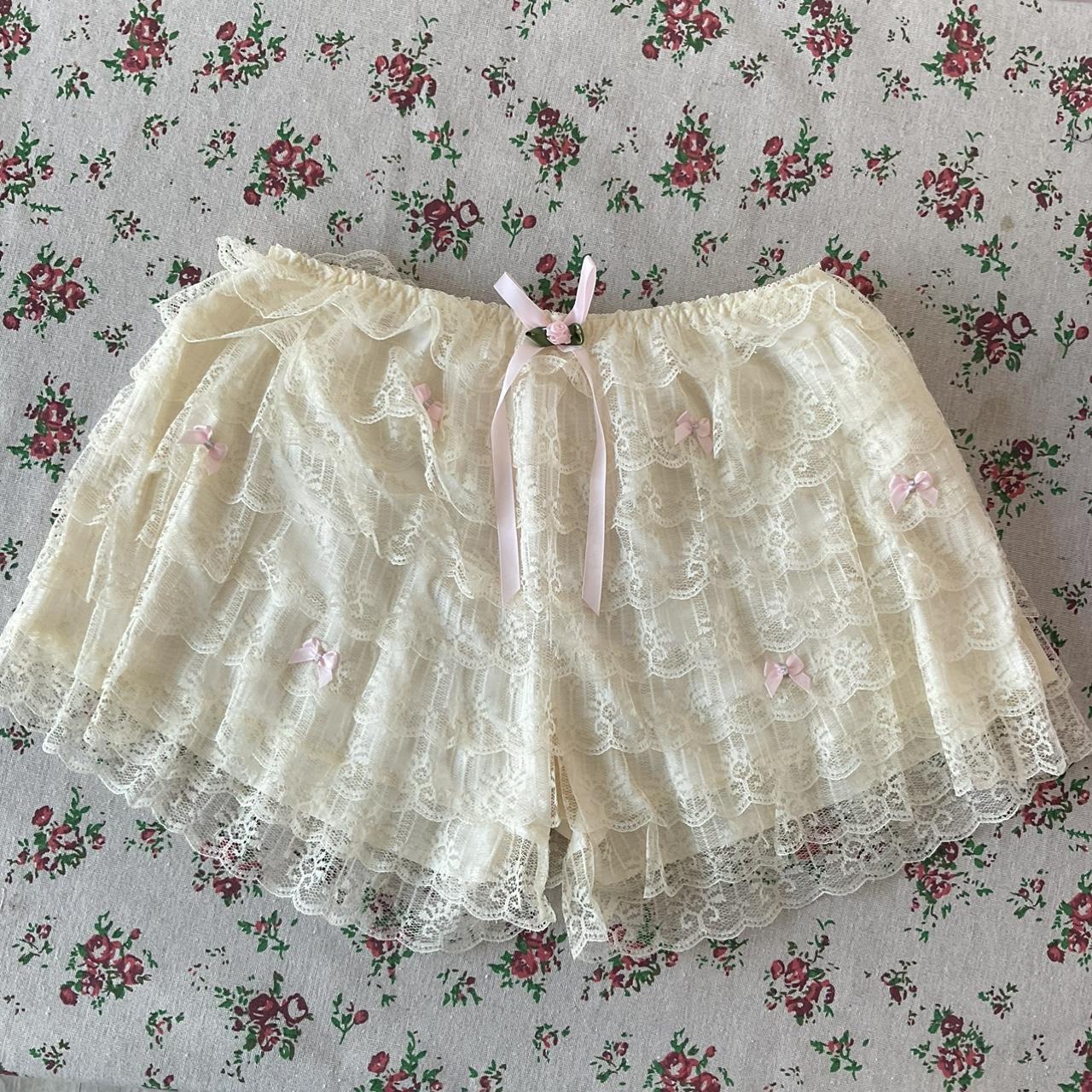 ADORABLE CREAM RUFFLE BLOOMER SHORTS. The cutest... - Depop
