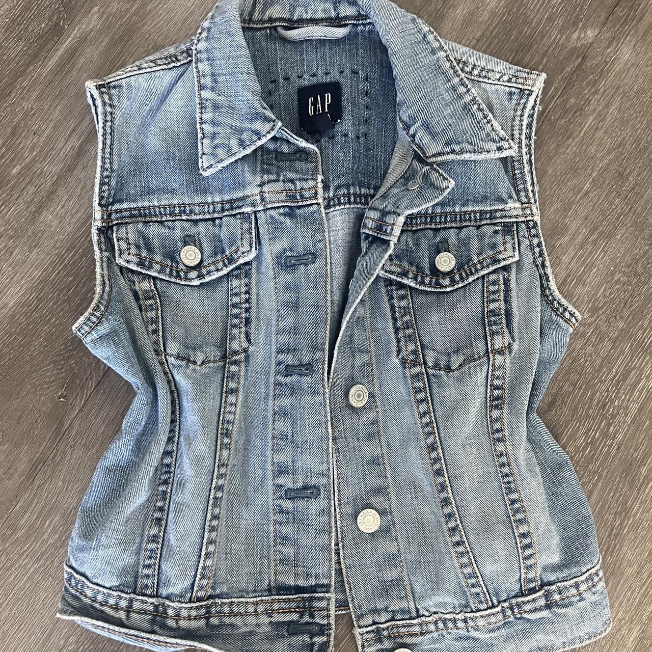 GAP denim vest Size SMALL - Depop