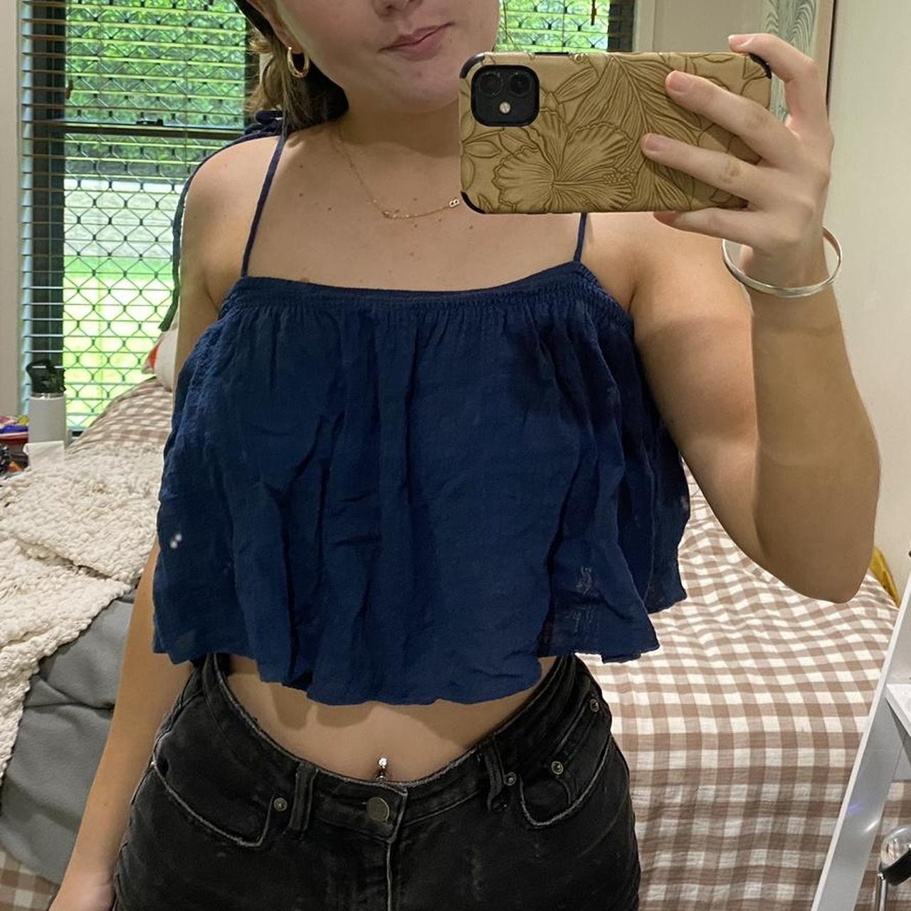 Ghanda Navy Blue Crop Size Large fits more like... - Depop