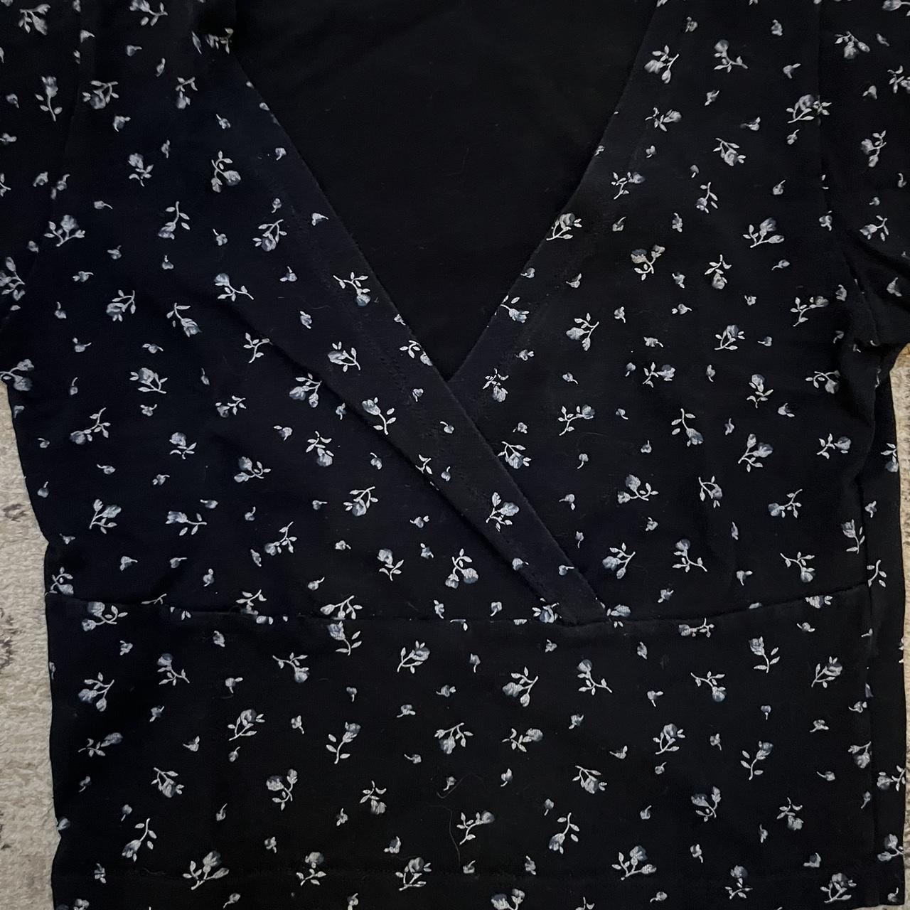 brandy melville amara top / v neck cross over crop... - Depop