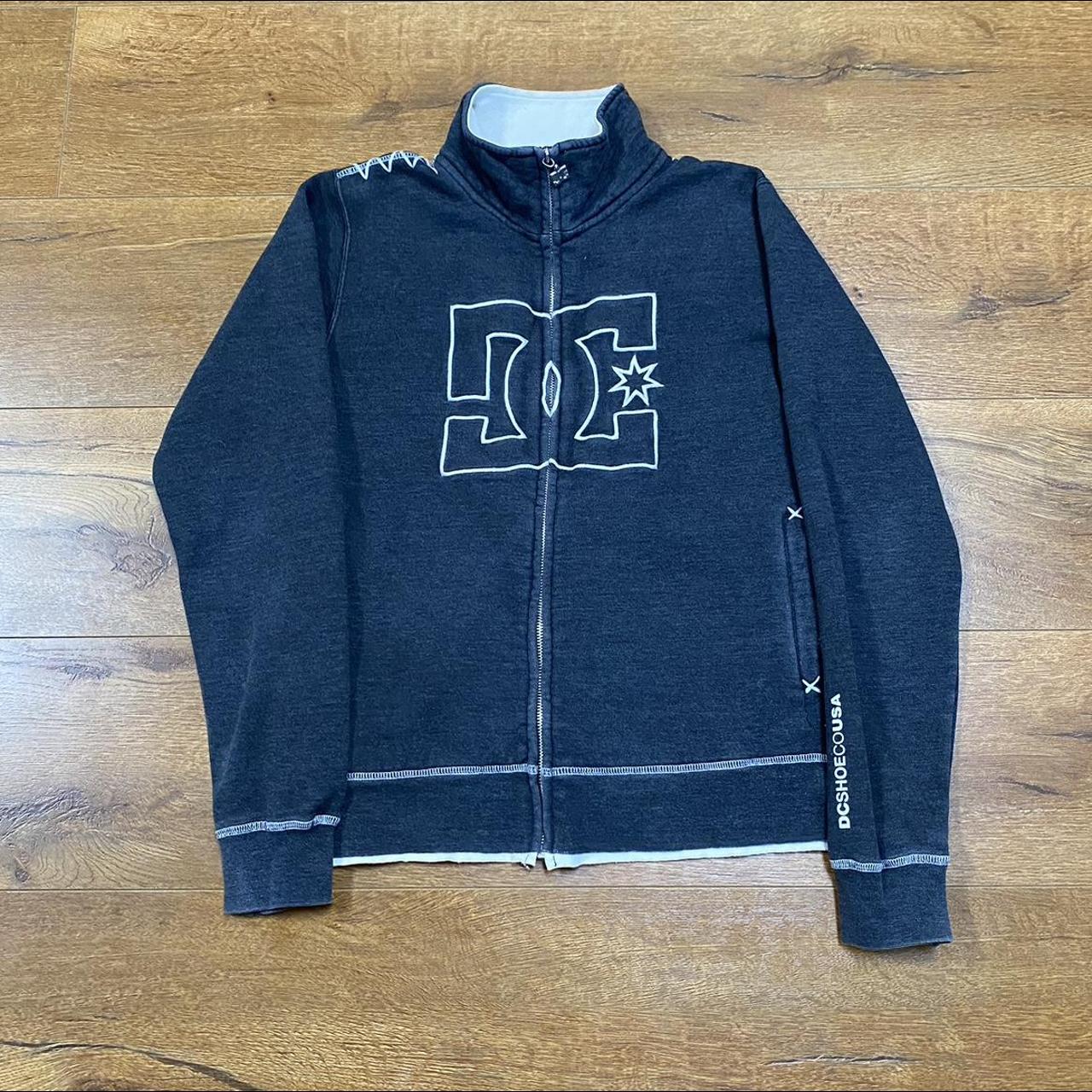 DC Shoes Women's Grey and White Sweatshirt | Depop