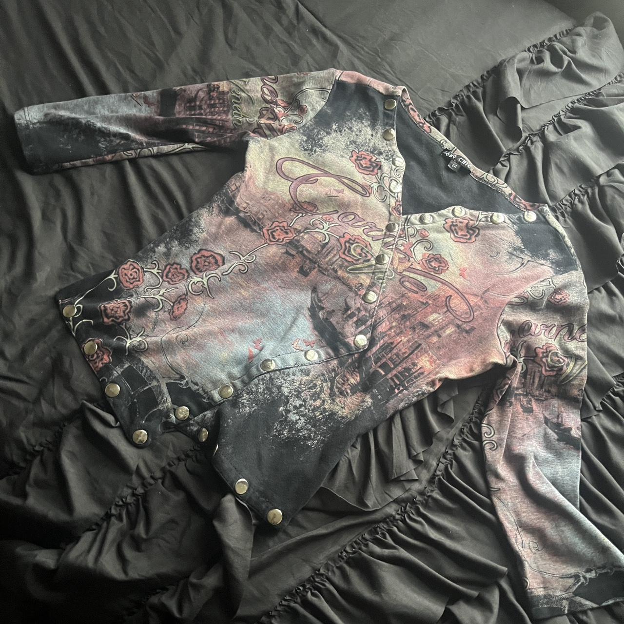 print asymmetrical button top -size m - Depop