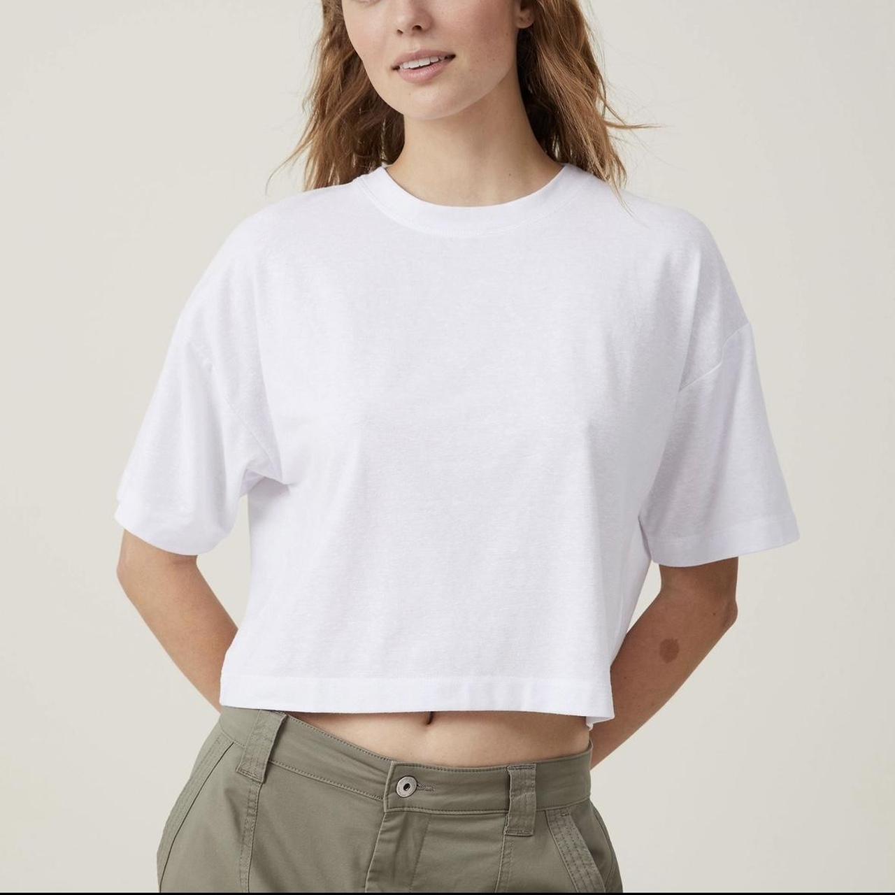 COTTON ON Boxy Cropped Boyfriend Tee in White Never... - Depop