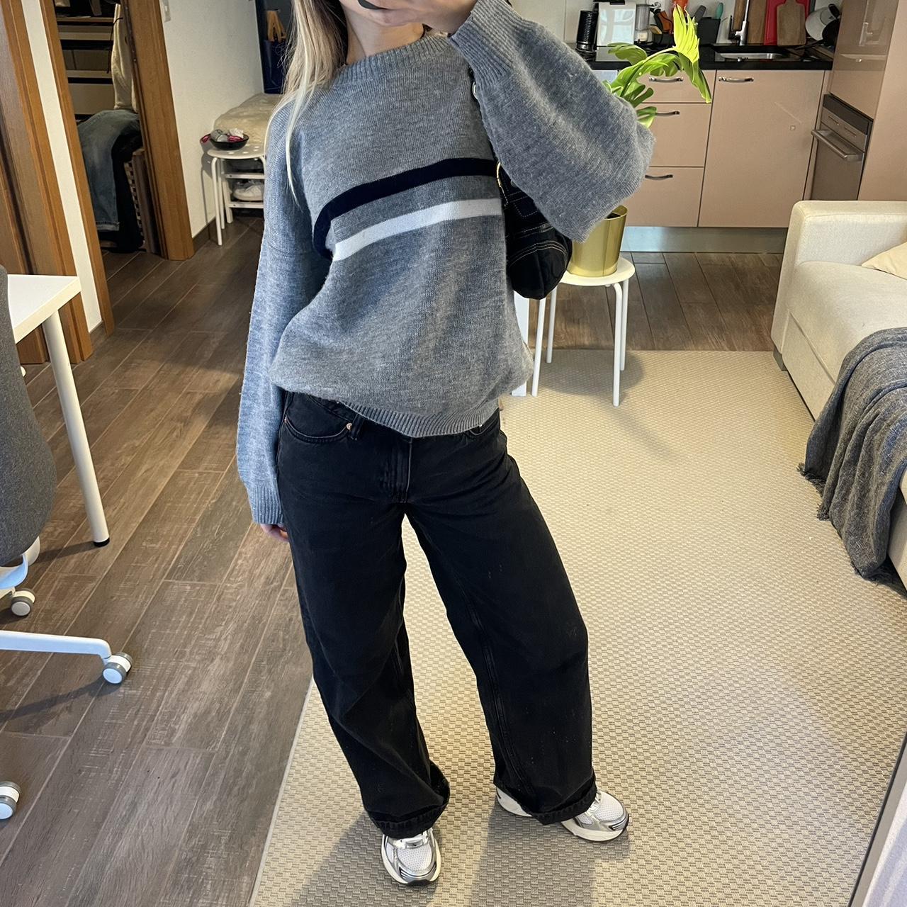 SUPER WARM VINTAGE GREY SWEATER🩶 SIZE S (I’m 165cm... - Depop