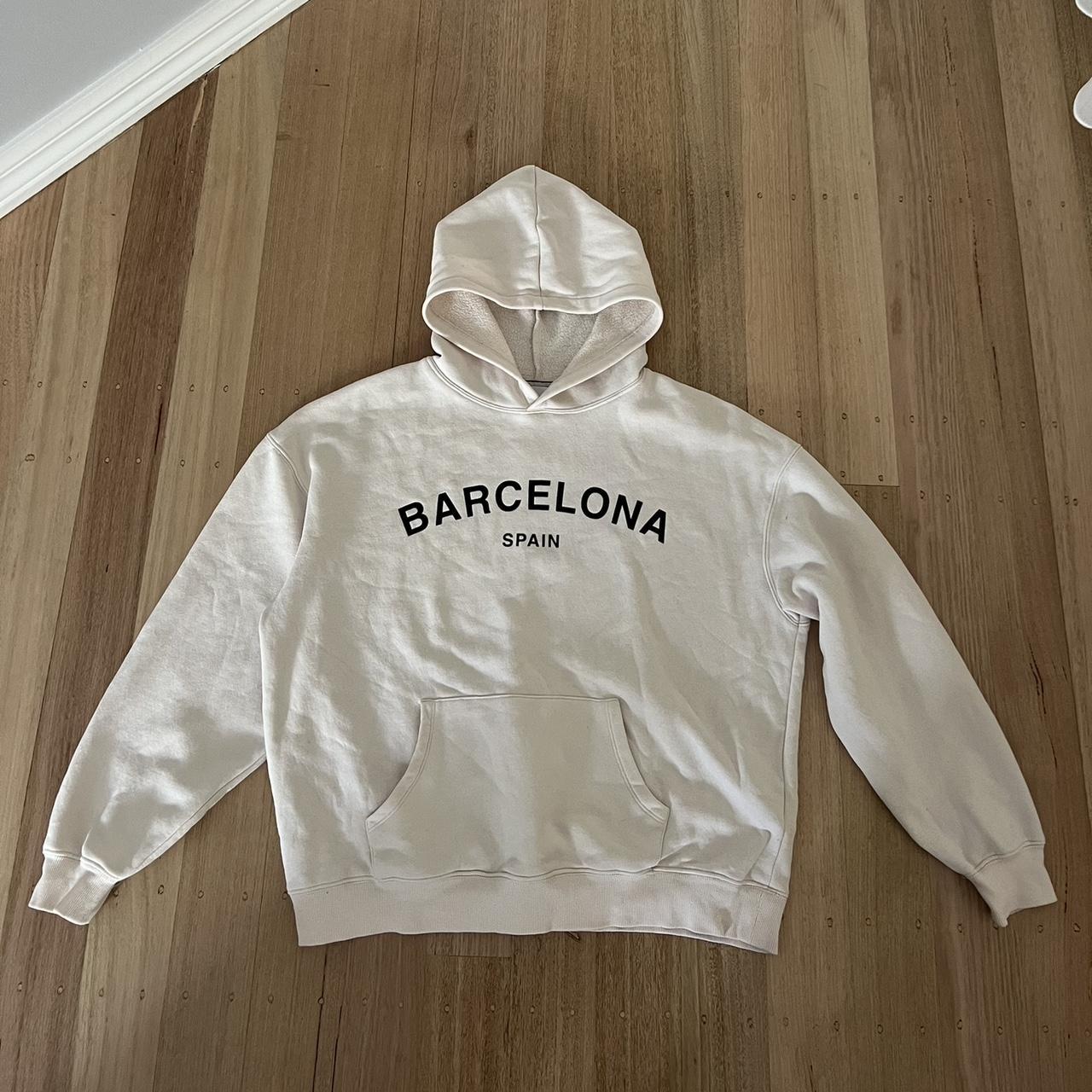 supre barcelona beige jumper L/XL, thin material - Depop