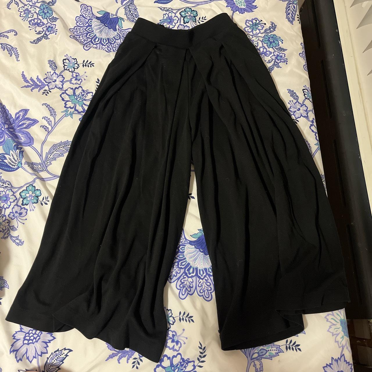 wide leg flowy culottes with a stretchy waistband.... - Depop