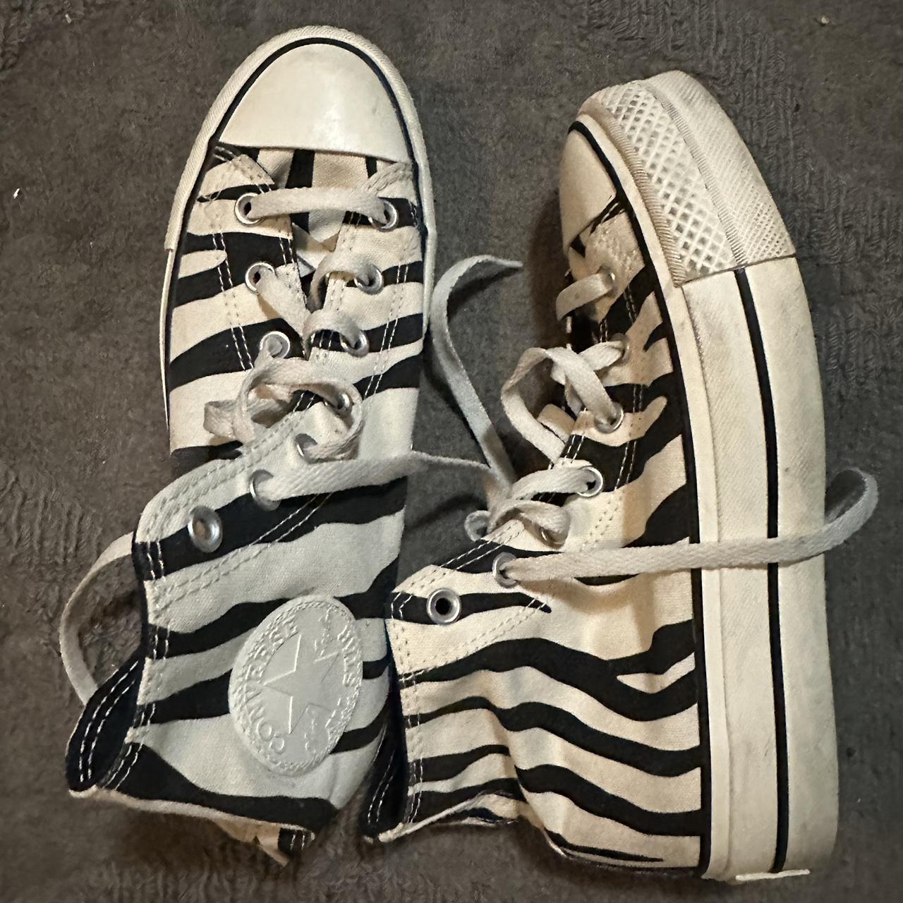 Zebra strip converse platform - Depop