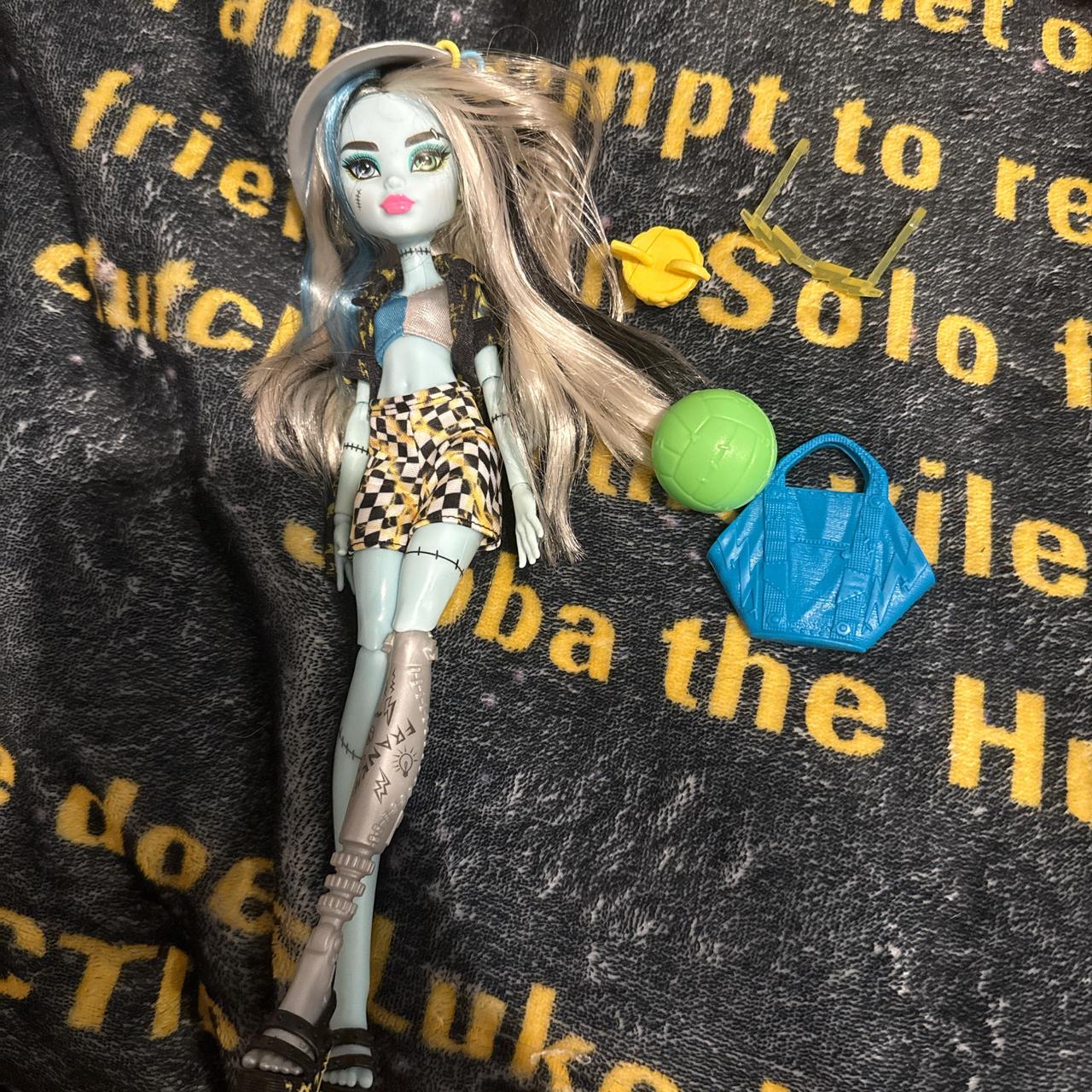 Monster high beach day doll Comes with everything... | Depop