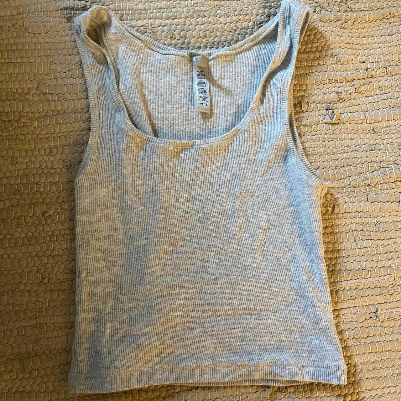 Light grey tank top #skims #skimstop #skimscroptop | Depop