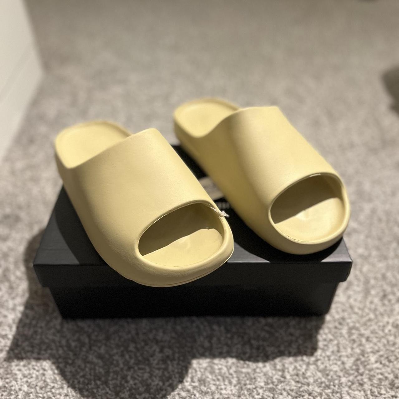 Women's Cream and Tan Slides | Depop