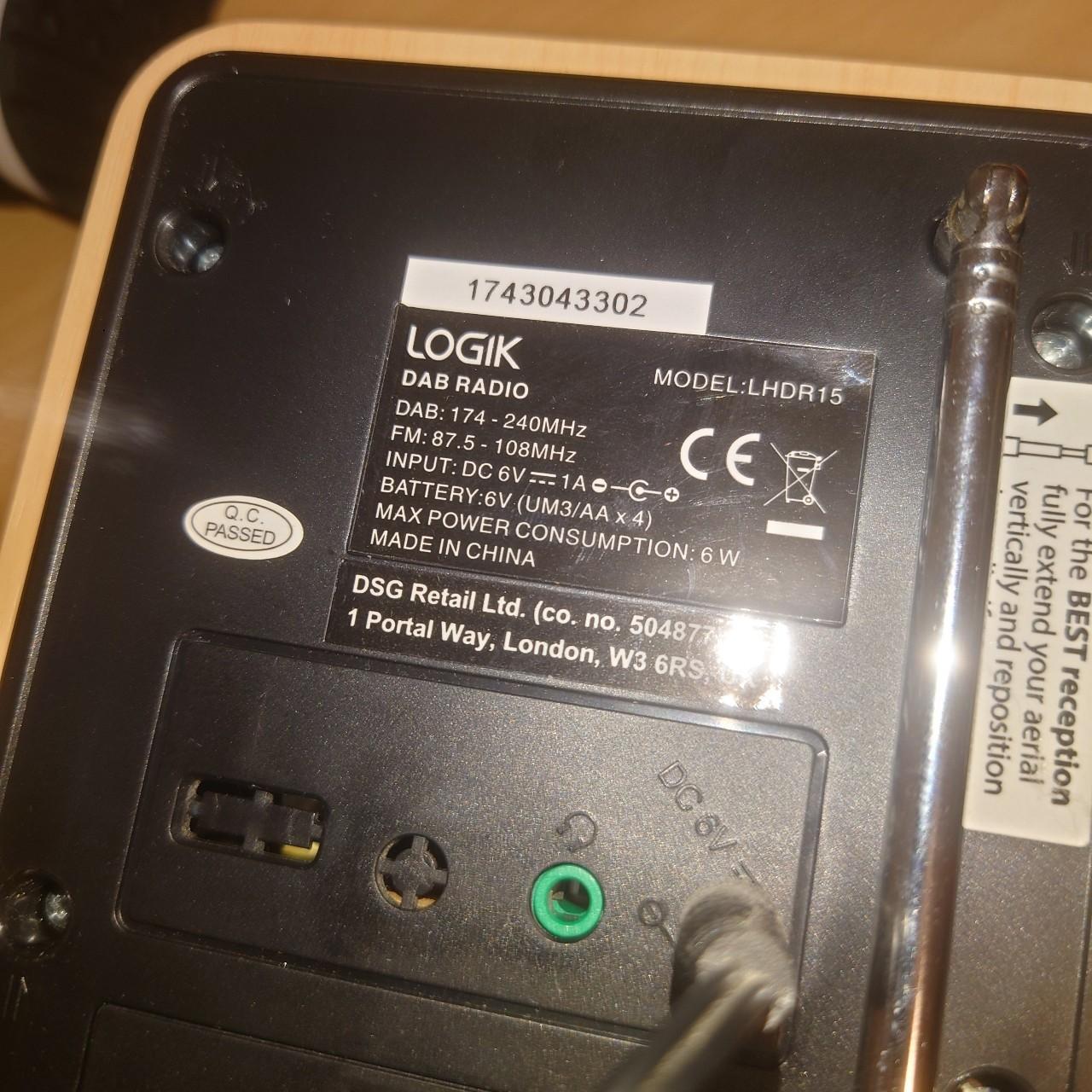 LOGIK LHDR15 Portable DAB/FM Radio Light Wood & White - Depop