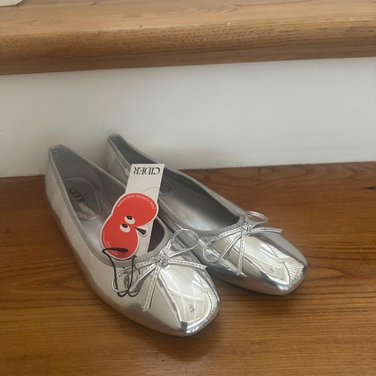 Silver Cider brand flats NWT | Depop