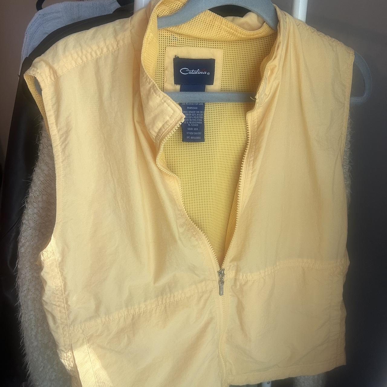 catalina windbreaker vest ! 🦎 send offers ! -... - Depop