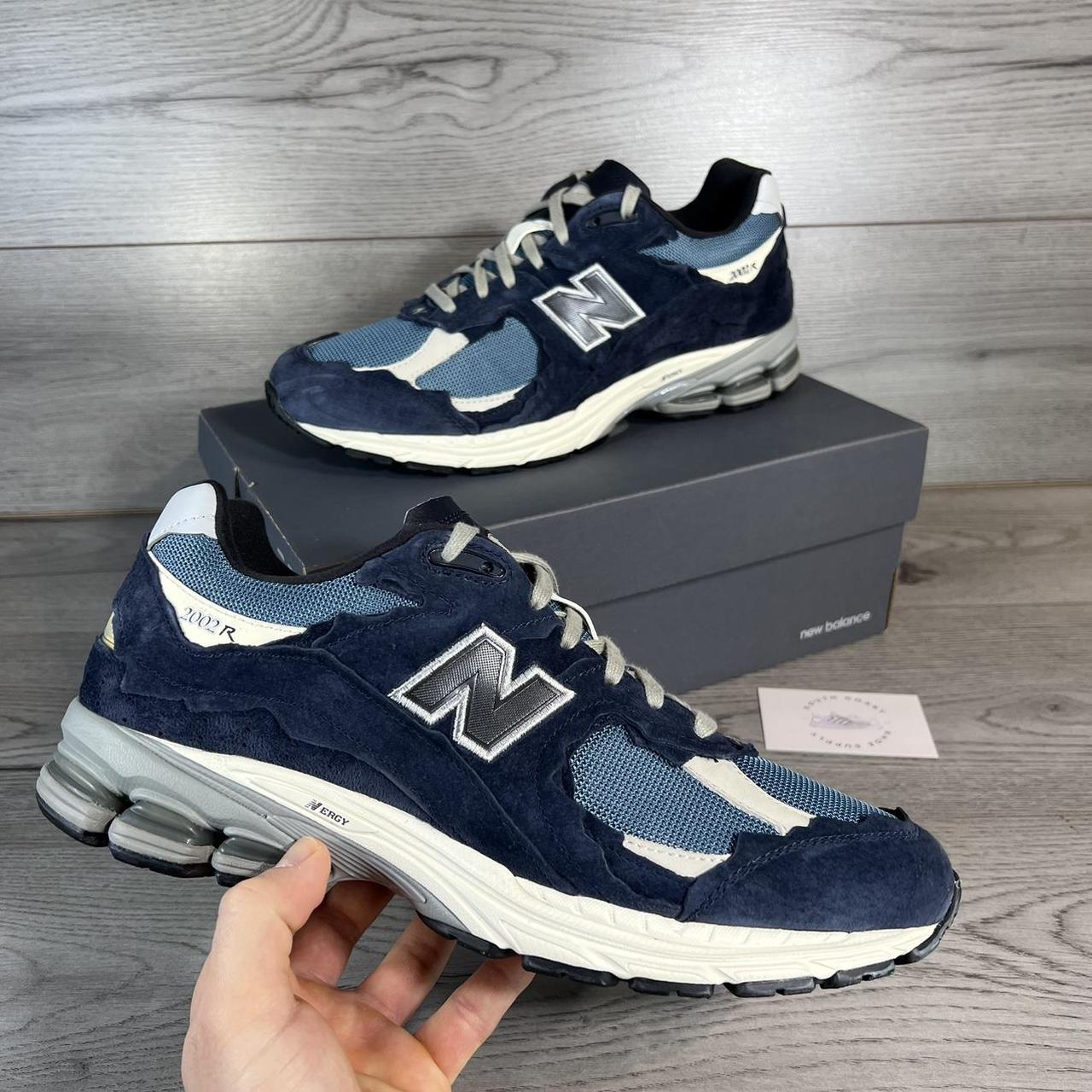 New Balance Men's Blue and Navy Trainers | Depop