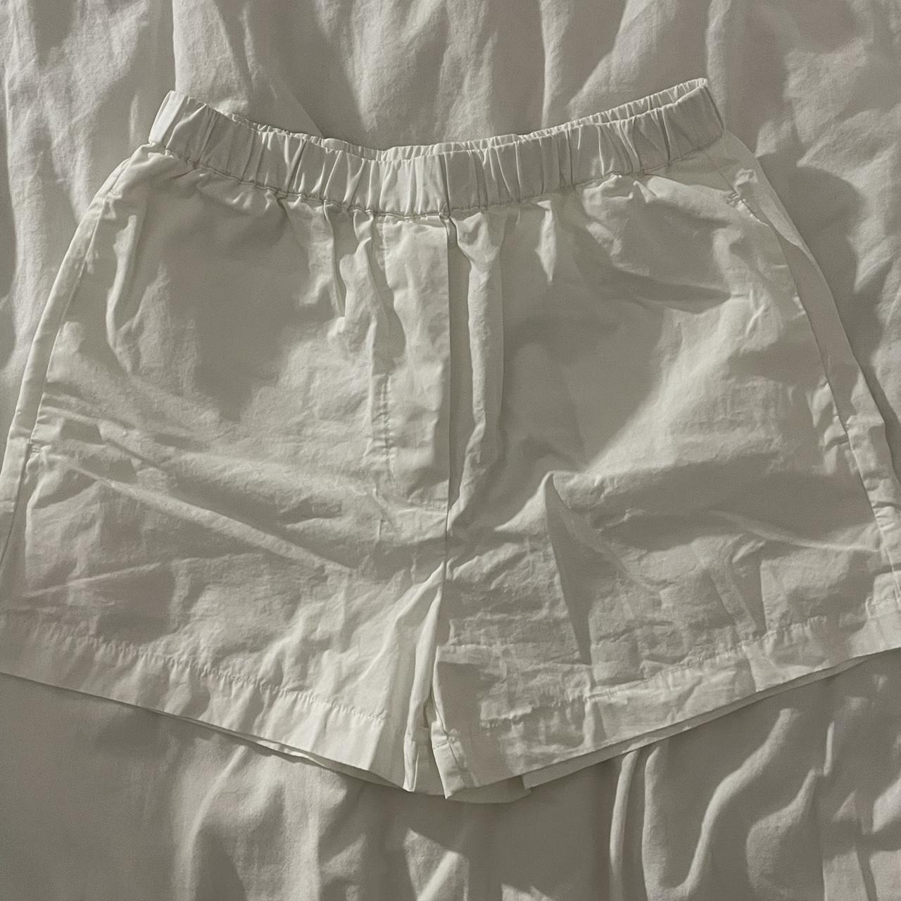 Aritzia Wilfred Free Shorts Color White Size S Depop