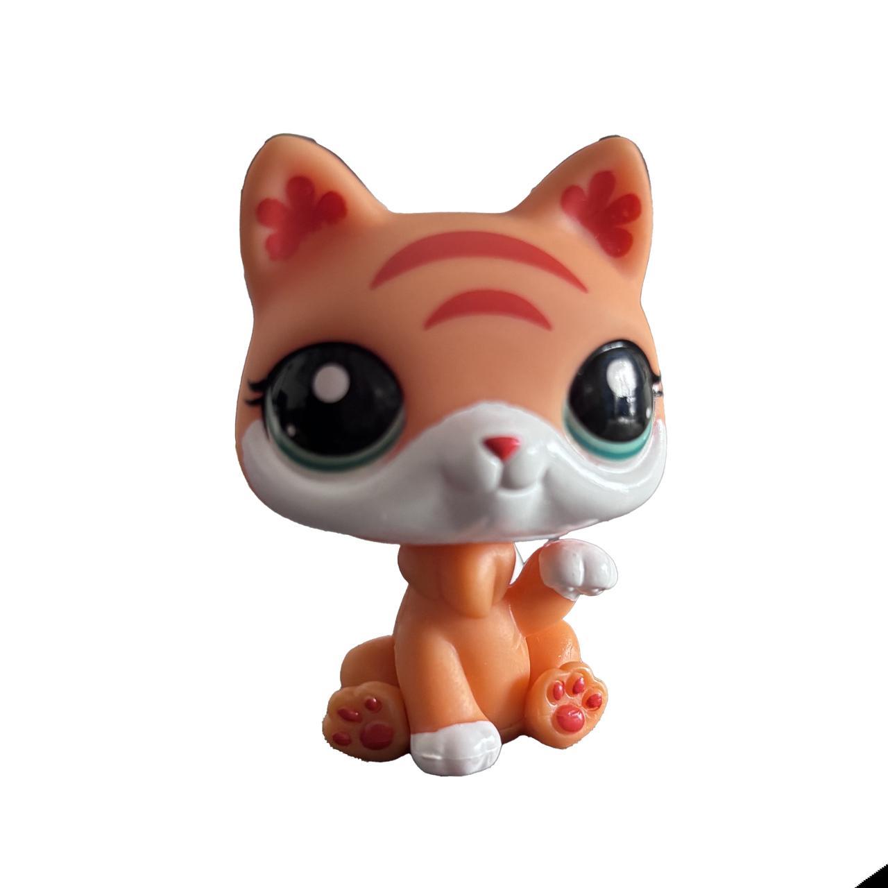LPS G7 Paw-up Cat #132 Perfect condition, for sale... | Depop