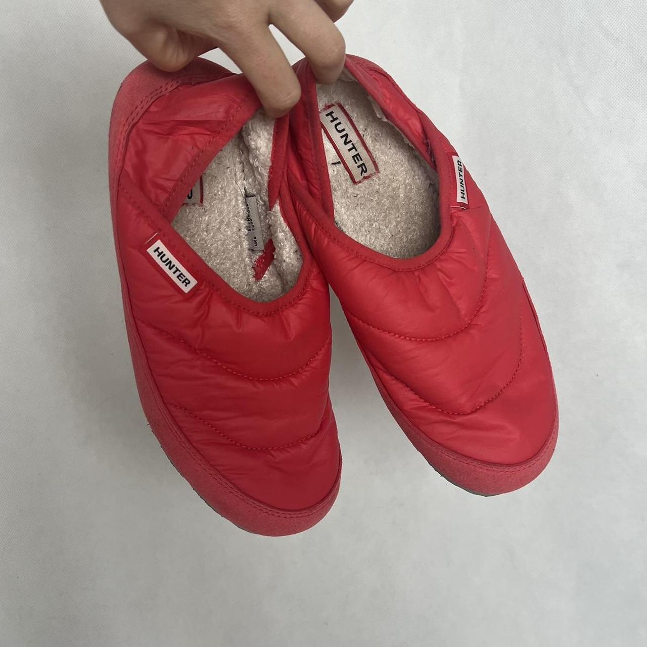 Hunter Women's Red Slippers | Depop