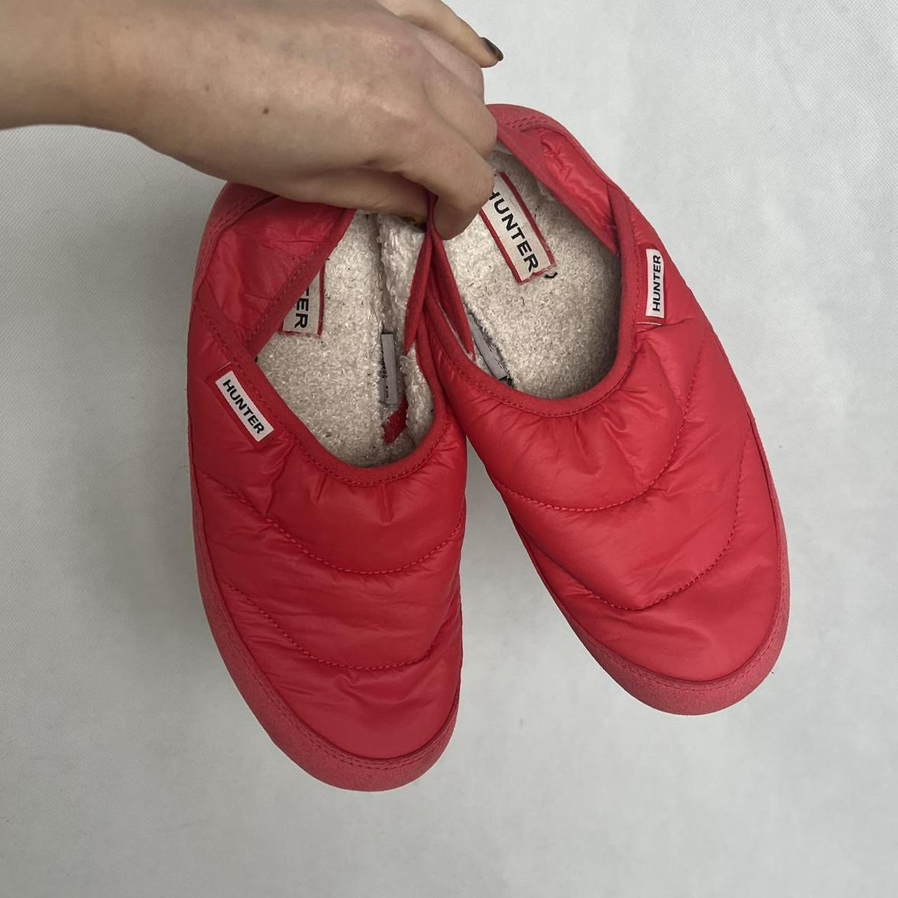 Hunter Women's Red Slippers | Depop
