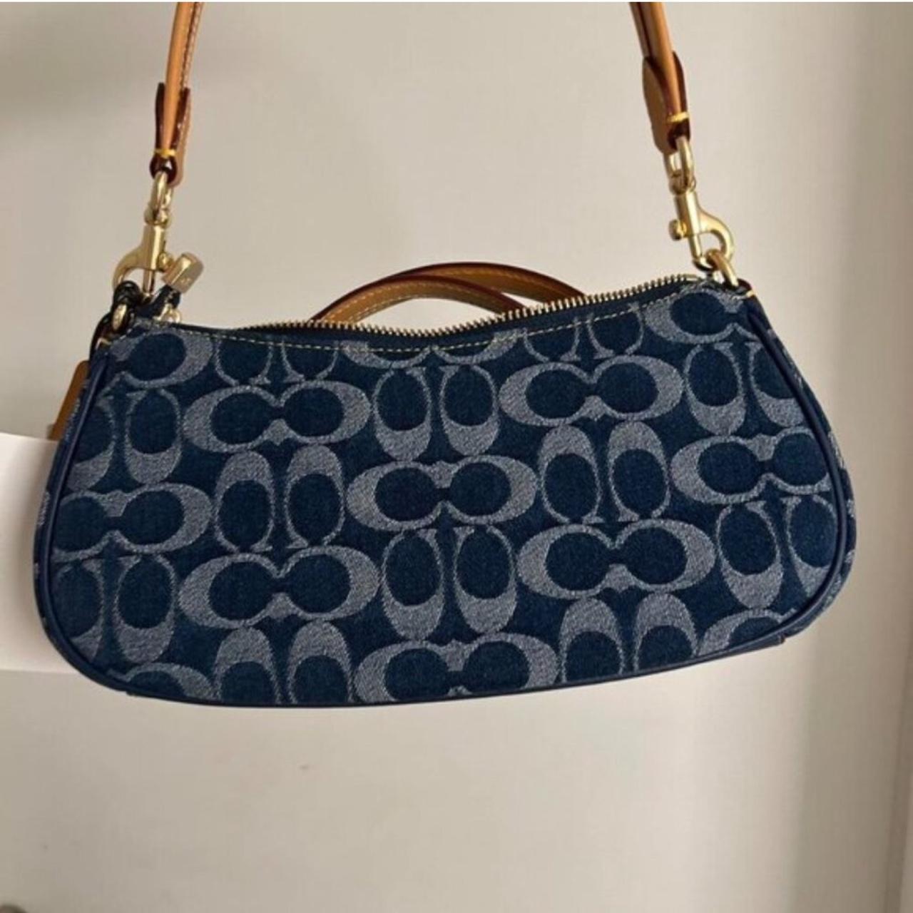 COACH Ashton Baguette Bag #baguettecoach... | Depop