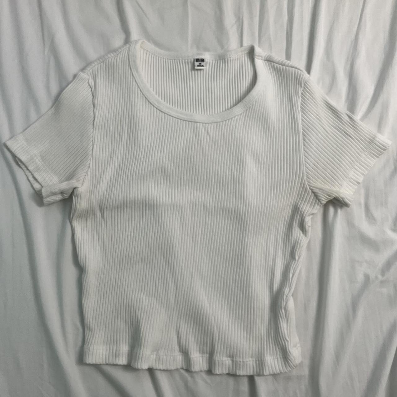 uniqlo baby tee - Depop