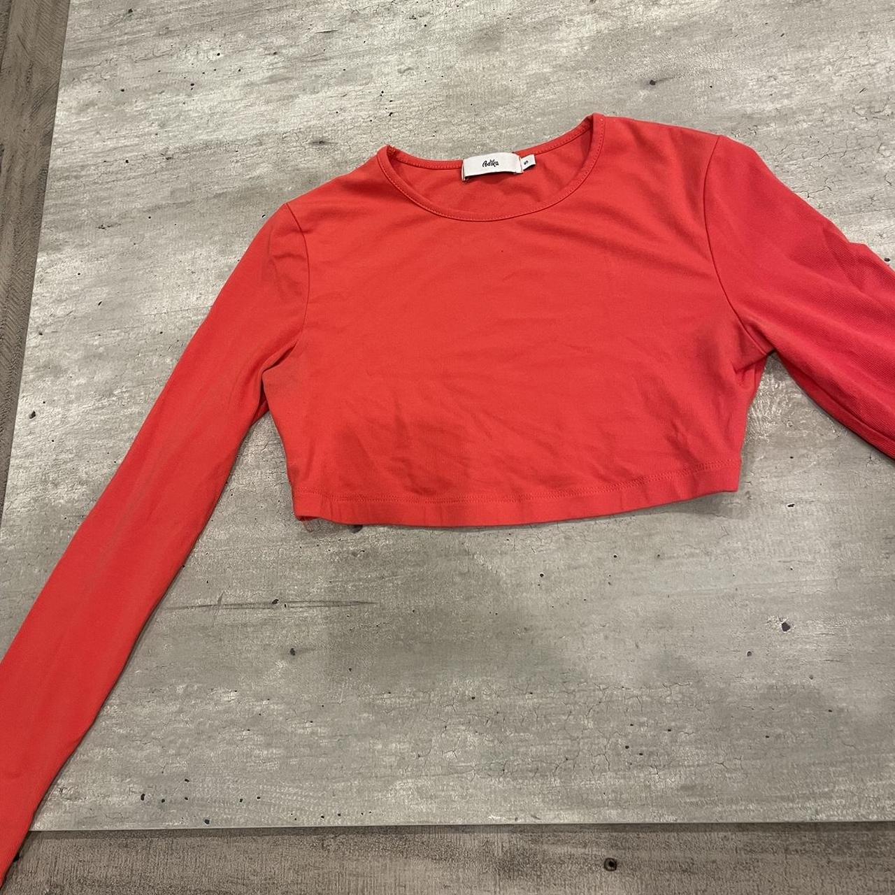 Cropped long sleeve, lightly worn, in perfect condition - Depop