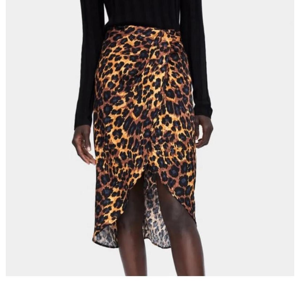 Zara wrap animal skirt size small Great condition - Depop