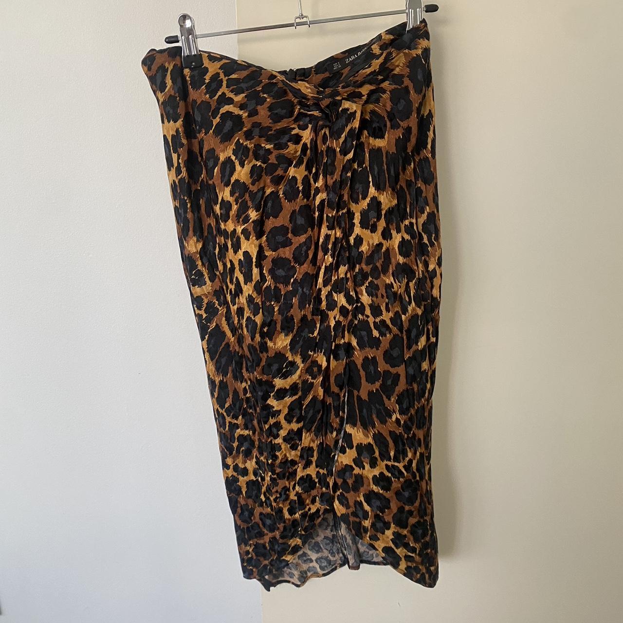 Zara wrap animal skirt size small Great condition - Depop